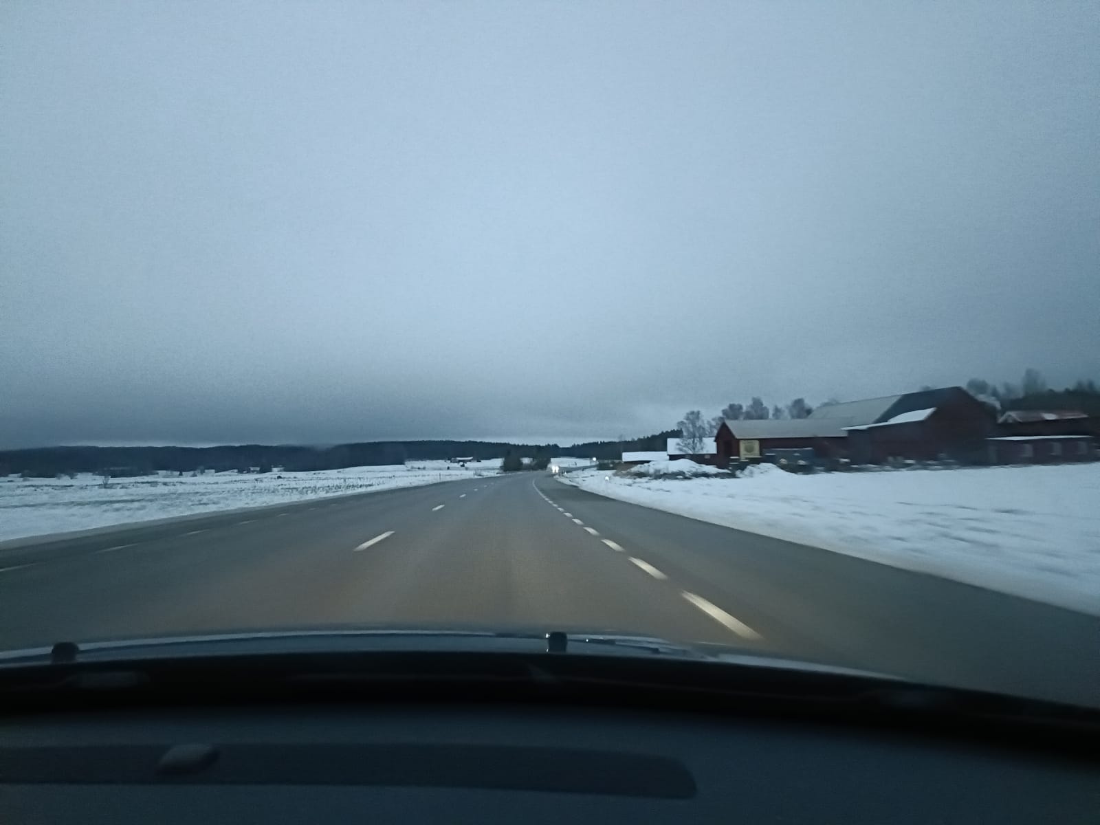 4 tips for driving safely by car through Sweden - Hovra Vandrarhem